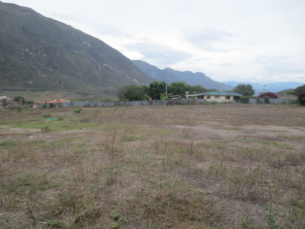1.2 hectares that could be split into six 2000 square meter lots ...
