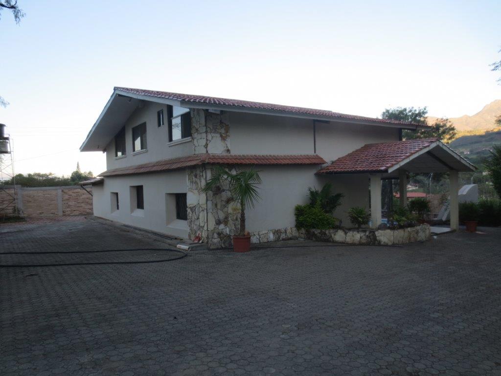 Beautiful two hectare estate teaming with mature fruit trees - Ecuador ...